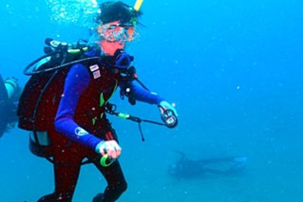 Honeymoon dive death: Gabe Watson weeps in court