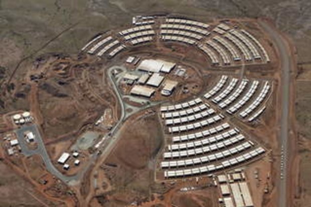 Roy Hill pays workers weekly bonus to keep industrial peace