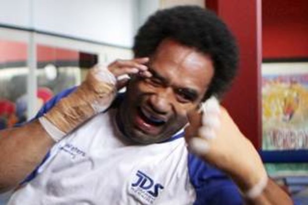 Solomon Haumono puts bare-knuckle plans on hold to chase Commonwealth crown