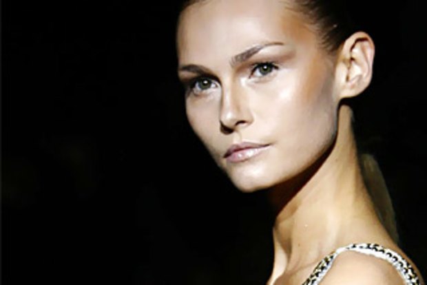 Vogue bans too-skinny models from its pages