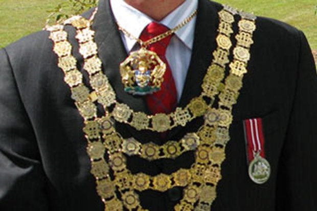 Lord Mayor defends chain maintenance bill