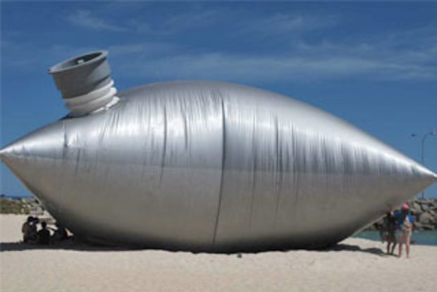 Giant goon bag dwarfs Perth's Sculpture by the Sea