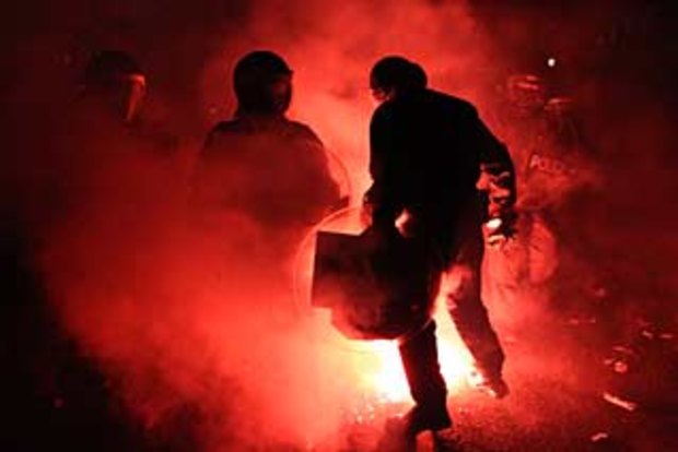 Anarchist gangs fuelling London student riots, say police