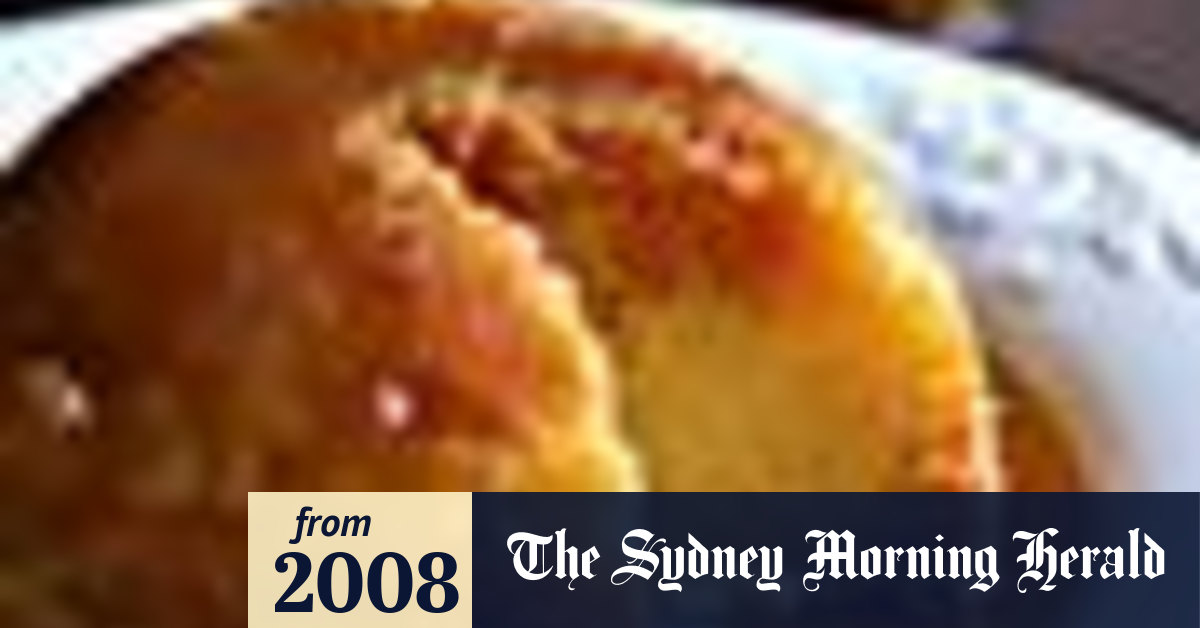 Golden syrup sponge pudding