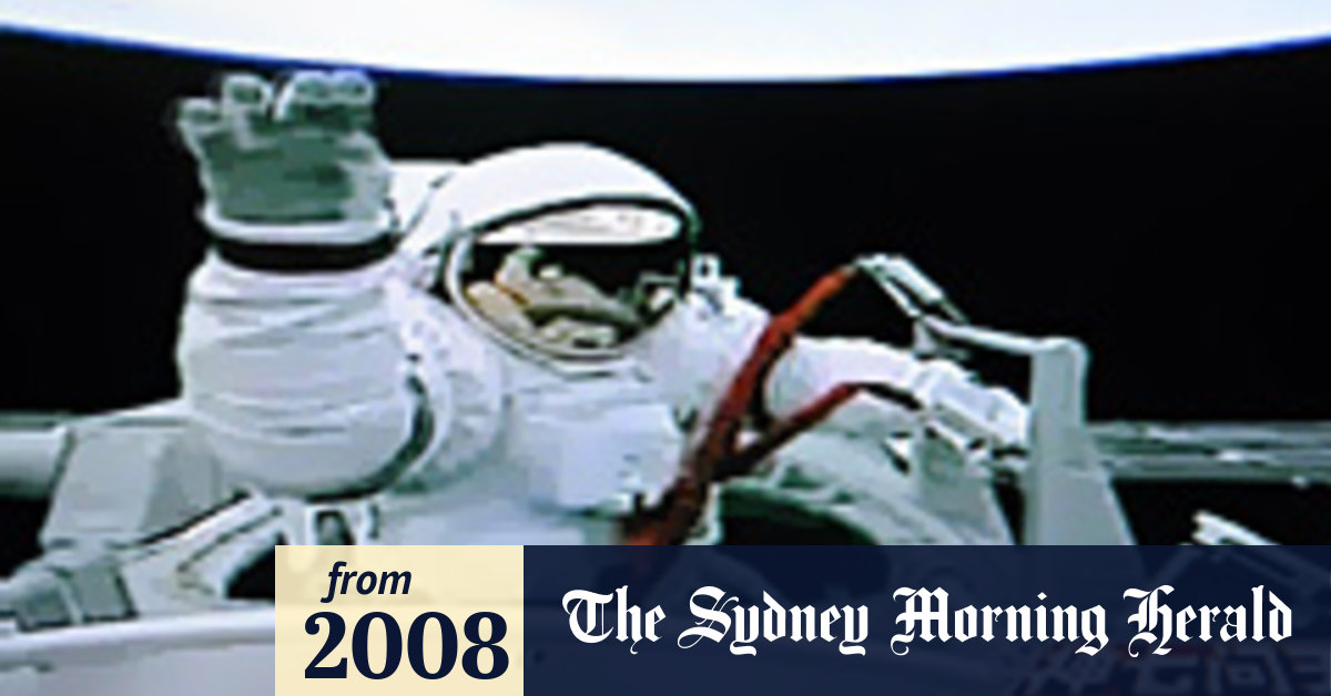 Chinese astronaut completes nation's first space walk