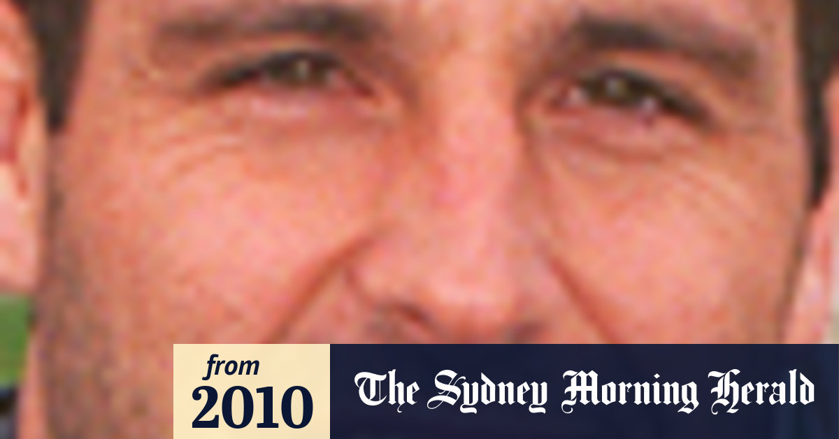 Tributes flow for former Socceroo Ian Gray