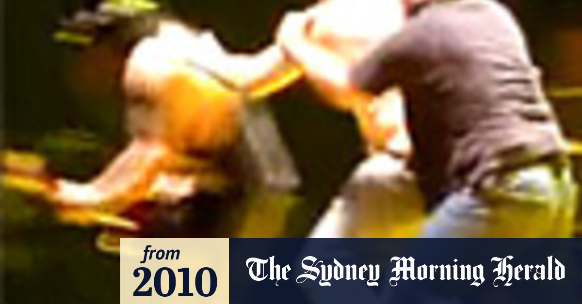 Slash attacked on stage