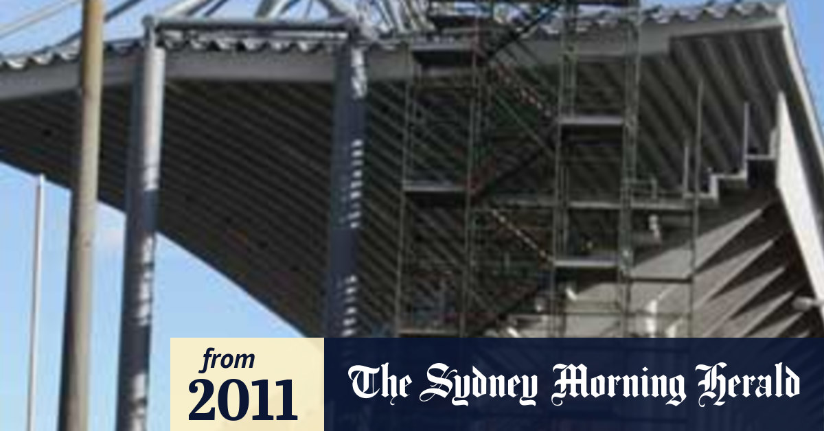 New grandstand at WIN Stadium in danger of collapsing