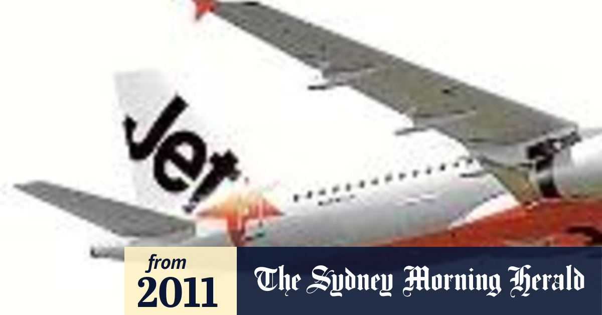 Pilots 'fumbled with wrong flap settings' during botched landing