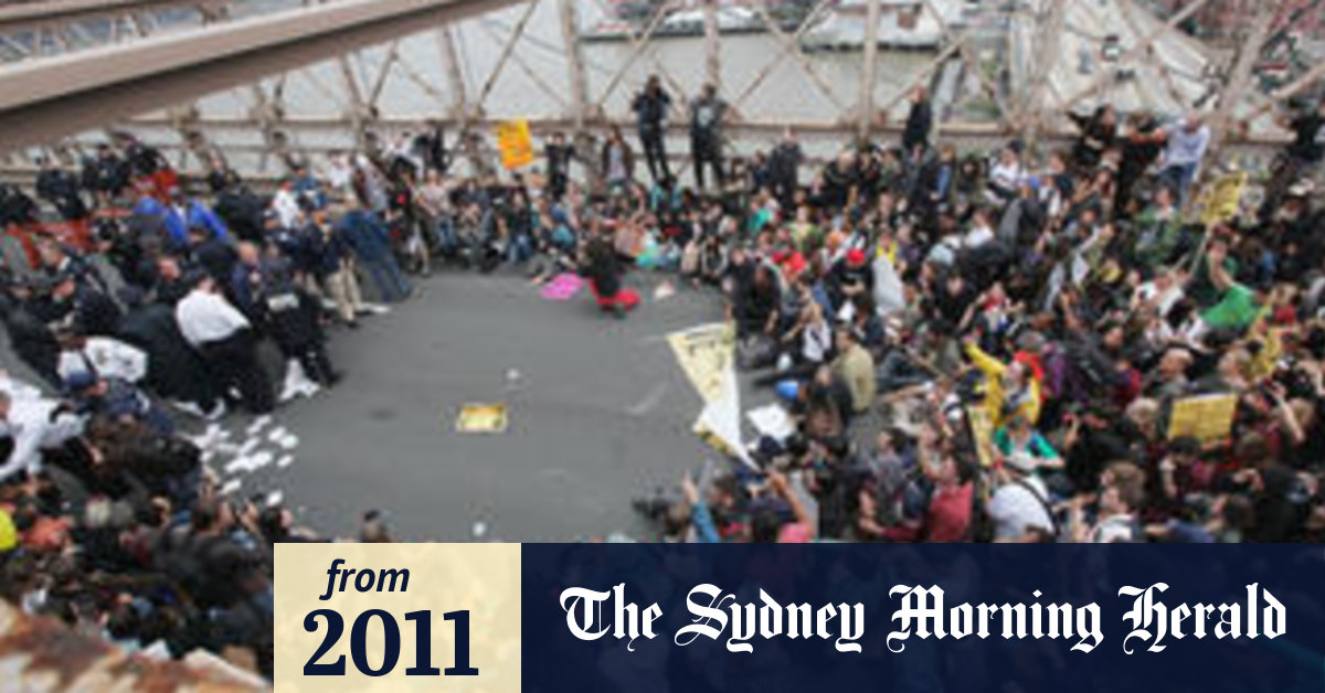 Hundreds arrested in Brooklyn Bridge protest
