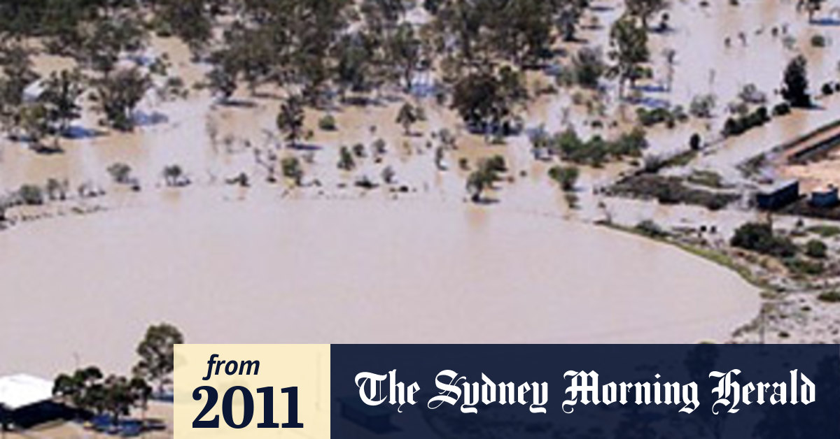 Moree residents threatened by floods