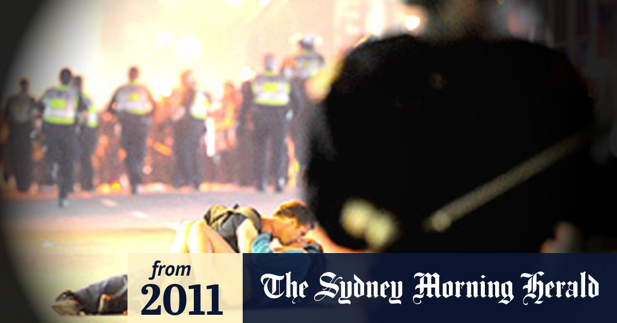 'Love among the ruins': mystery kiss picture during Vancouver riot goes ...