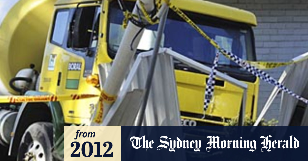Concrete truck crash causes chaos on Pacific Highway