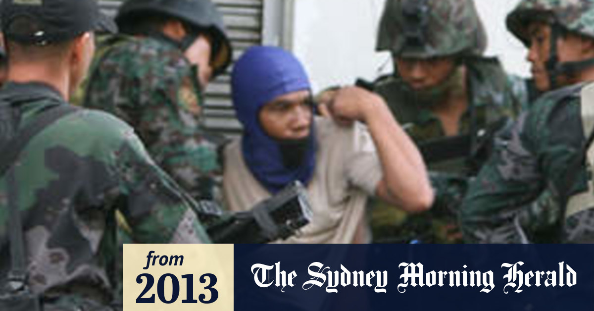 Muslim rebels take hostages in Philippines amid new clashes