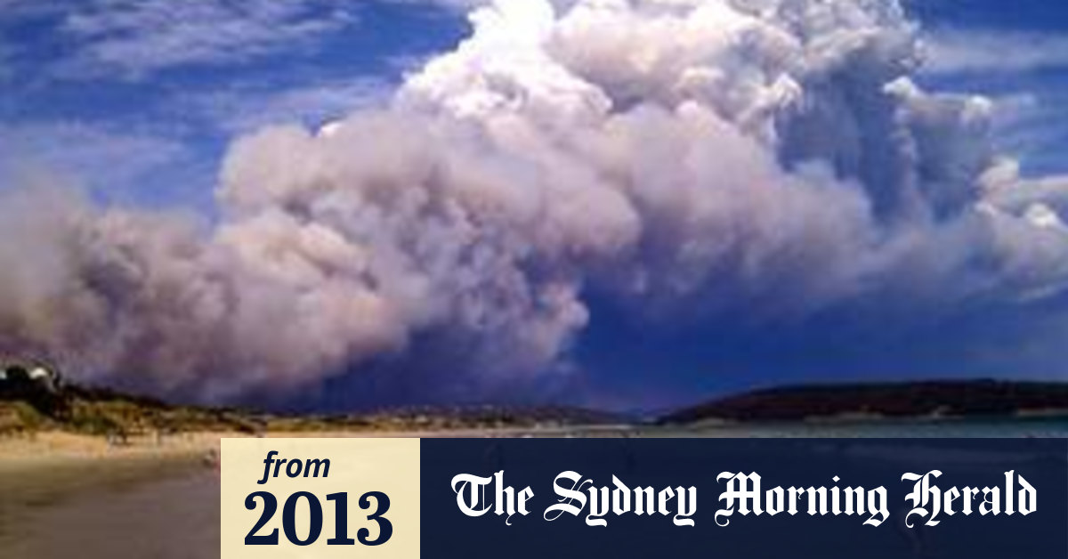 Mass rescue as thousands flee Tasmanian fires