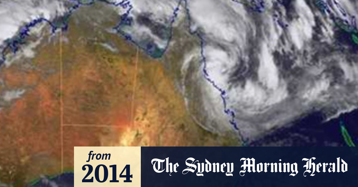 Cyclone Dylan moves towards Queensland coast