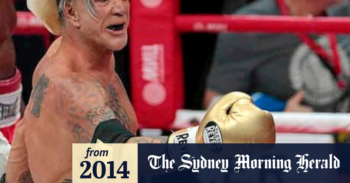 Hollywood actor Mickey Rourke returns to the boxing ring - and wins