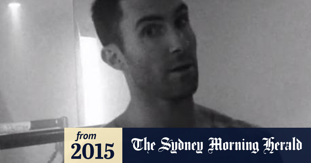 Adam Levine shows his bare bum in steamy new Maroon 5 video