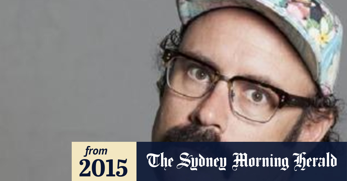 Quirky comic Sam Simmons wins 2015 Barry Award at Melbourne Comedy Festival