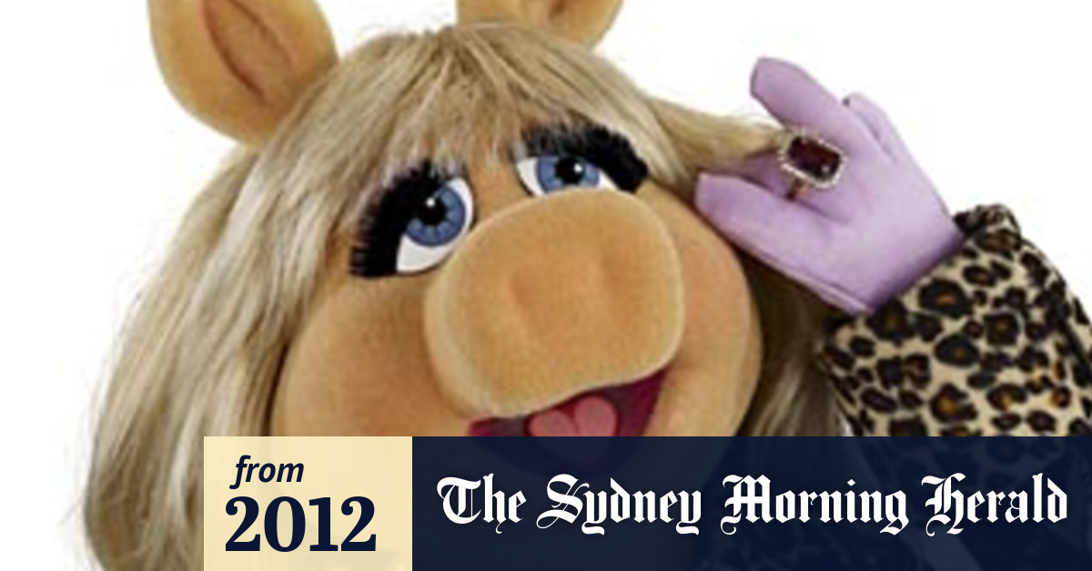 It's all about moi, as Miss Piggy gets ready for her close-up again