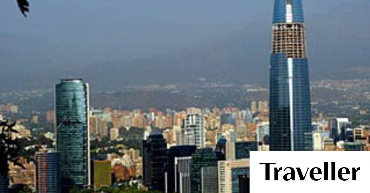 Giant building casts 2km shadow over Santiago