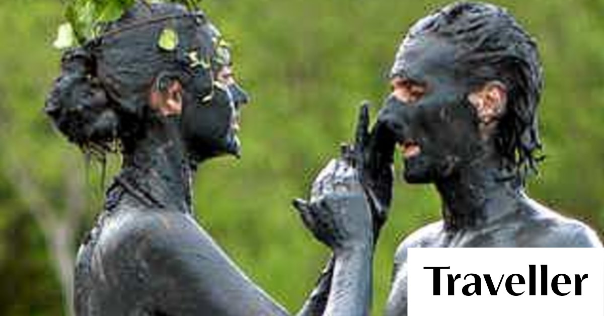 Bloco da Lama (mud block) carnival in Rio