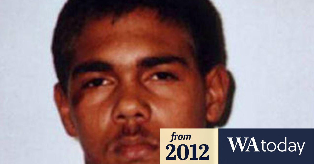 Man flees police custody