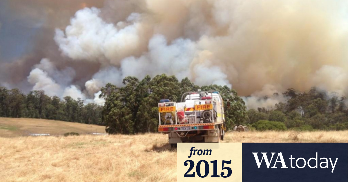 Caravan park guests flee to beach from monster Northcliffe fire