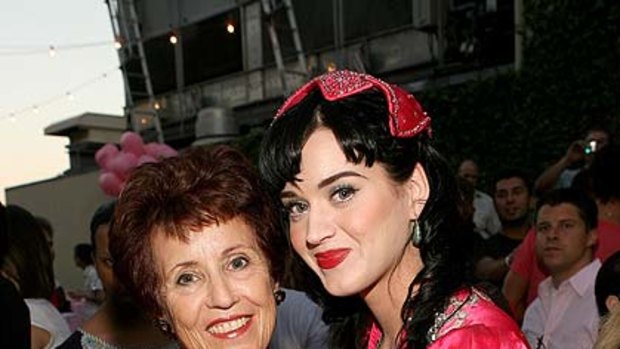 Katy Perrys T To Her Mother A Facelift