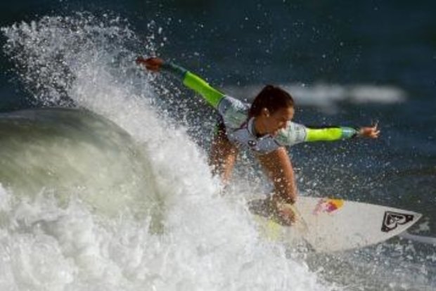 Sally Fitzgibbons continues strong surfing form