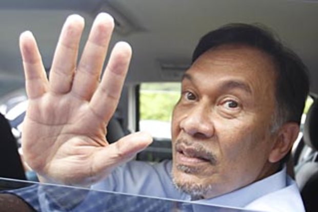 Anwar Ibrahim acquitted in sodomy trial