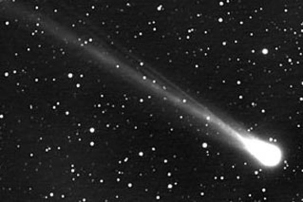 Meteorite rocks house of Comette