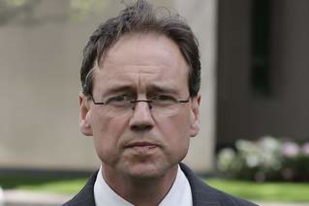 Hunt silent on environment approvals