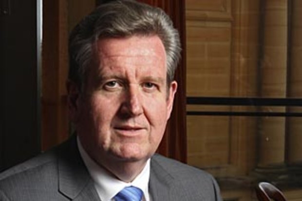 O'Farrell runs a quick hundred