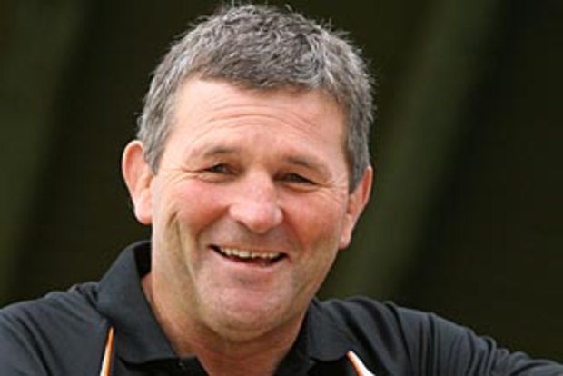 Simmons in talks to return as Sheens's sidekick