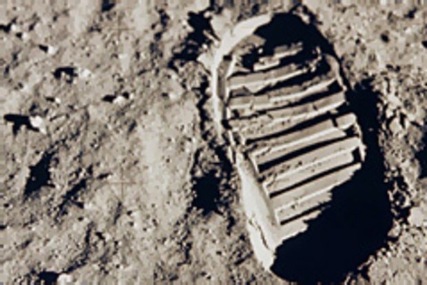 Video of first moon walk gets touch-up