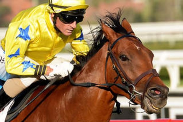 Sam Kavanagh chases Zipping Classic with Midsummer Sun