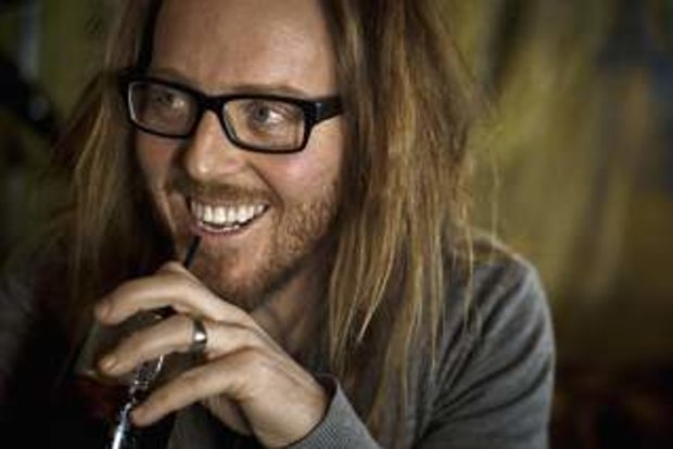 Tim Minchin returns to University of WA for doctorate