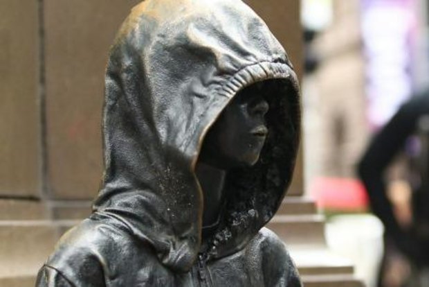 Mystery plaque behind 'Youngster' sculpture highlights plight of ...
