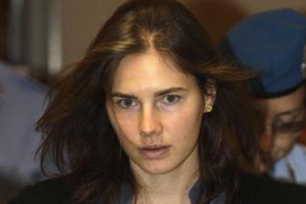 Free at last, bidding war starts for Amanda Knox story