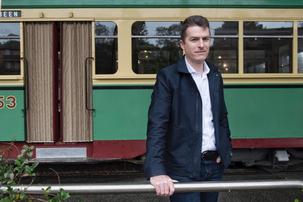 EY consulting pitches teamwork to attract partners, clients