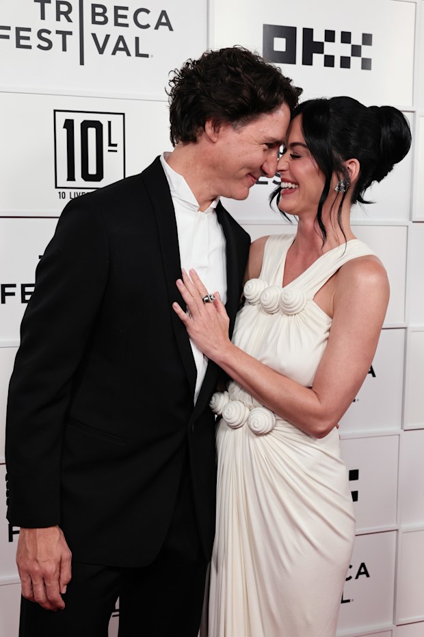 Katy Perry and Justin Trudeau make loved-up red carpet debut | Nine.com.au