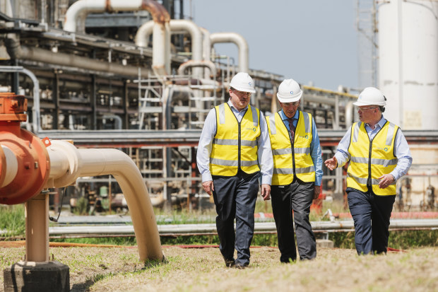 Qenos inks critical gas deal with Santos, Beach