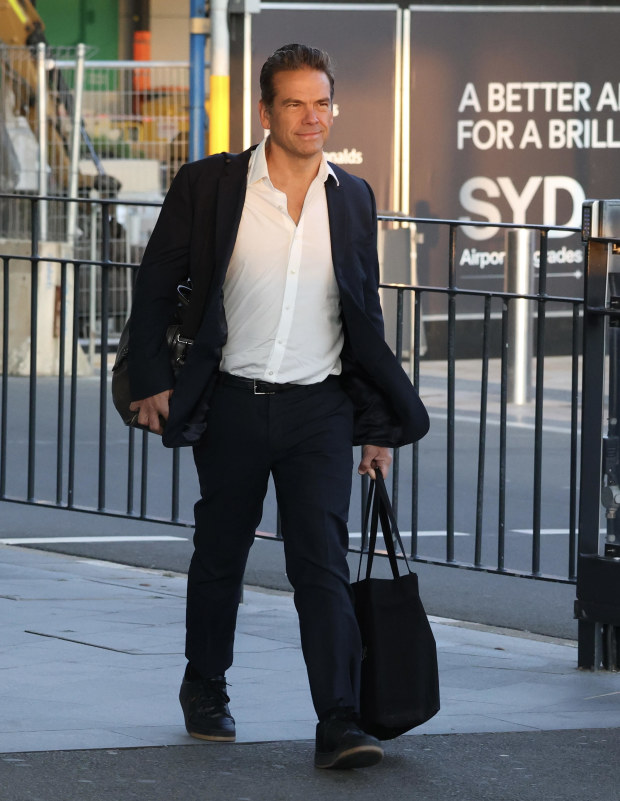 Lachlan Murdoch arrives in Sydney from Qatar