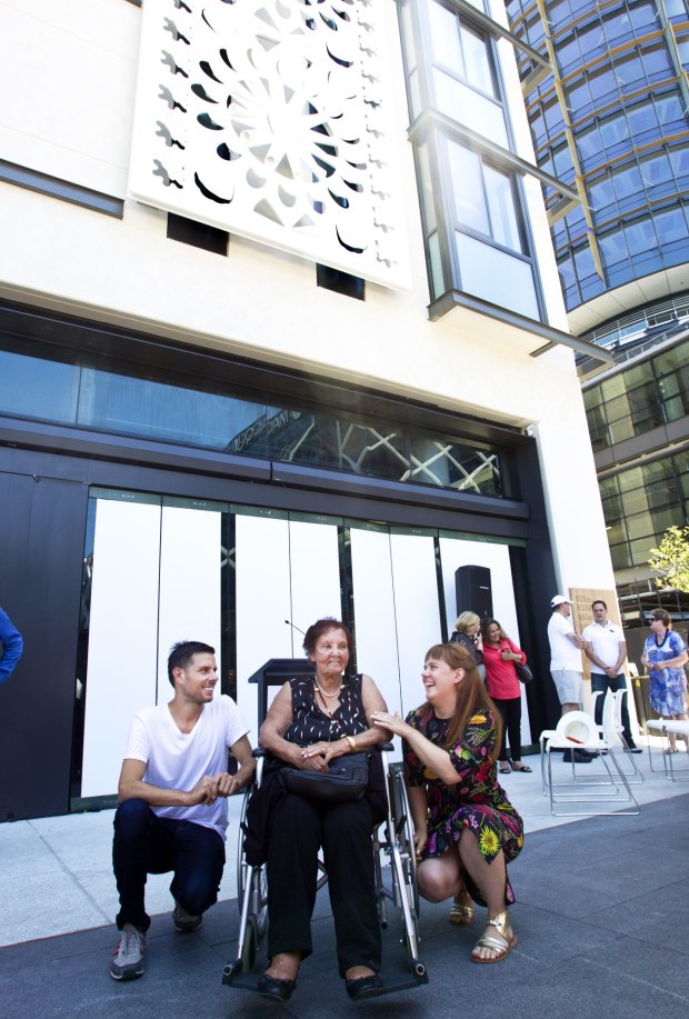 Barangaroo shell wall continues a tradition