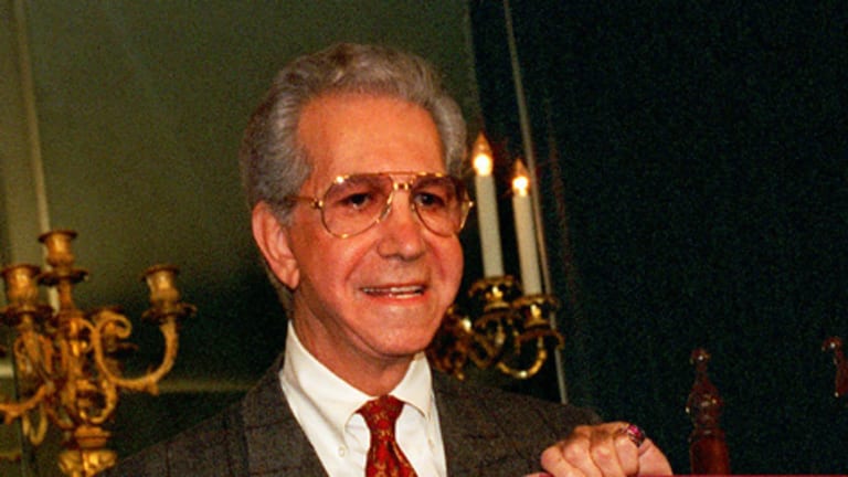 Fashion critic Mr Blackwell dies