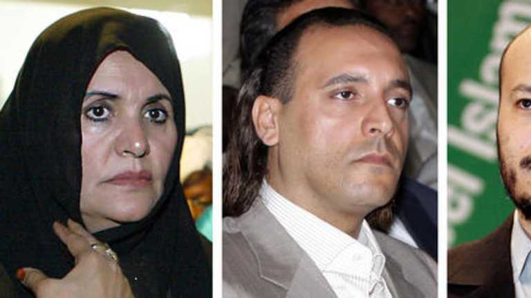 Gaddafi wife, children flee to Algeria