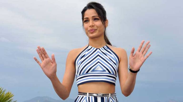 Can't bare it? Midriffs are back