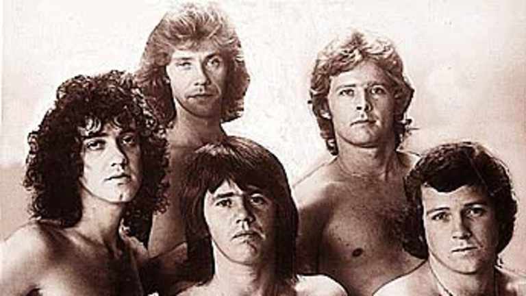 Howzat, Harv: band honour a fallen friend