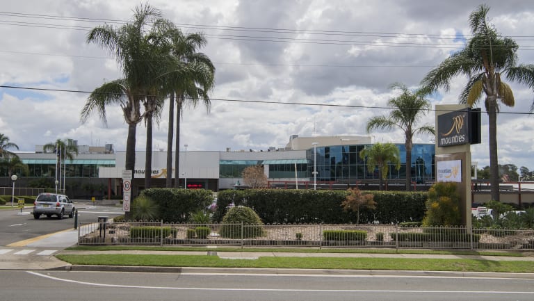 Pokies venues investigated after rejecting journalists' membership